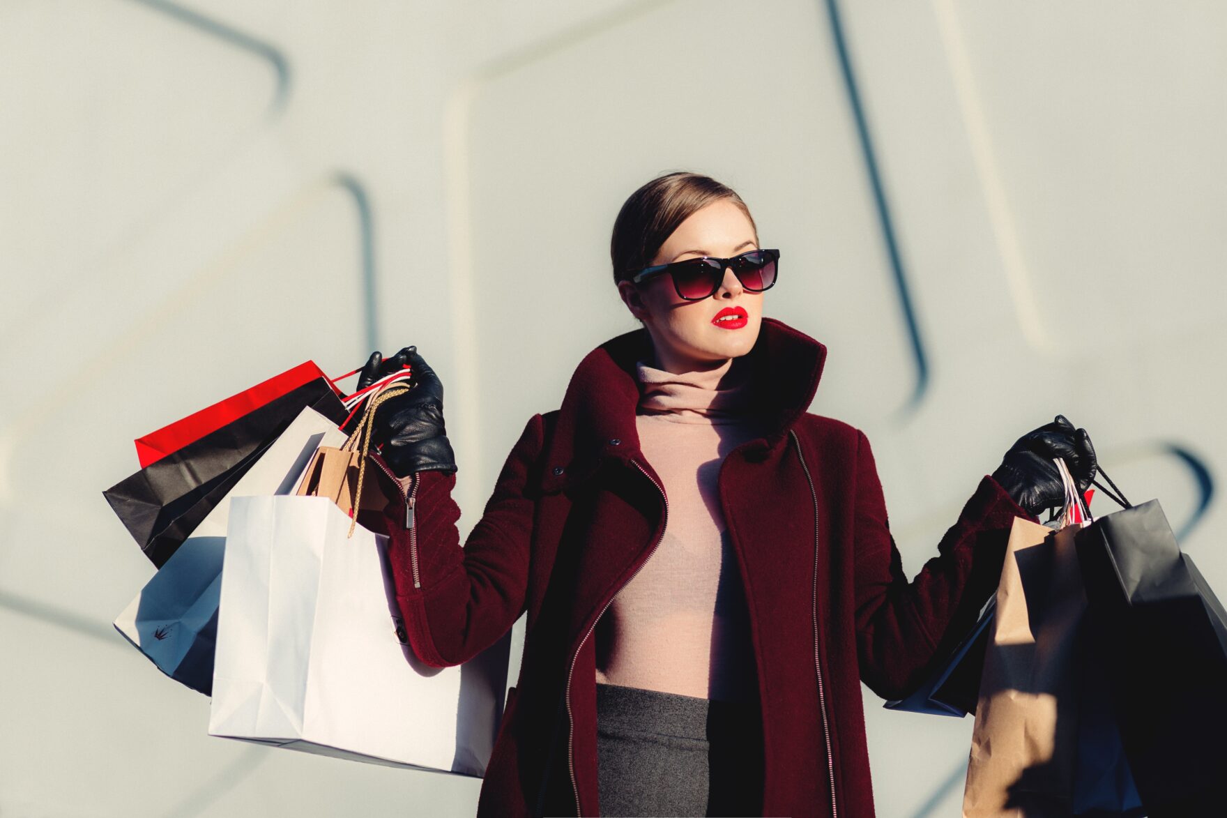 Compulsive Shopping Guide: 12 Key Signs & How to Cope